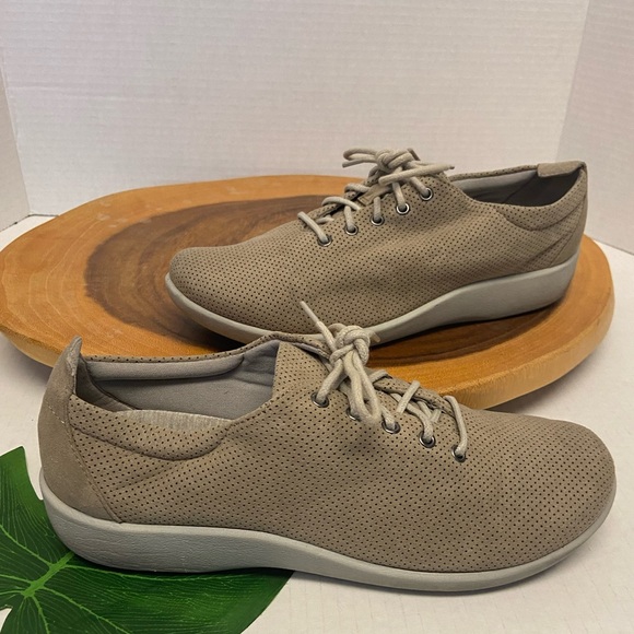 Cloudsteppers by Clarks | Shoes | Cloudsteppers By Clarks Comfort ...
